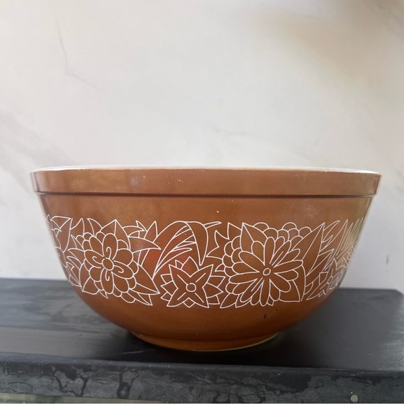 Pyrex | Kitchen | Vintage Pyrex 43 25 Qt Brown Woodland Pattern Mixing ...